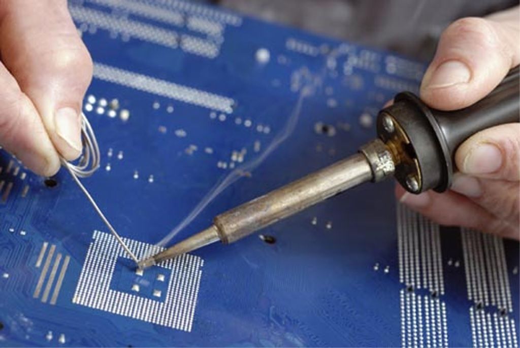 Types of PCB Soldering and the Assembly Process | Altium